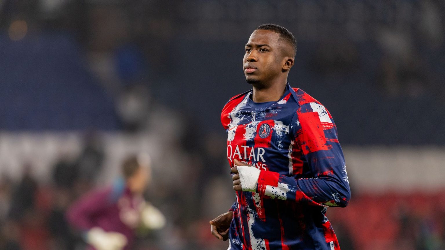 PSG : Kvaratskhelia récupère le numéro 7 de Kylian Mbappé